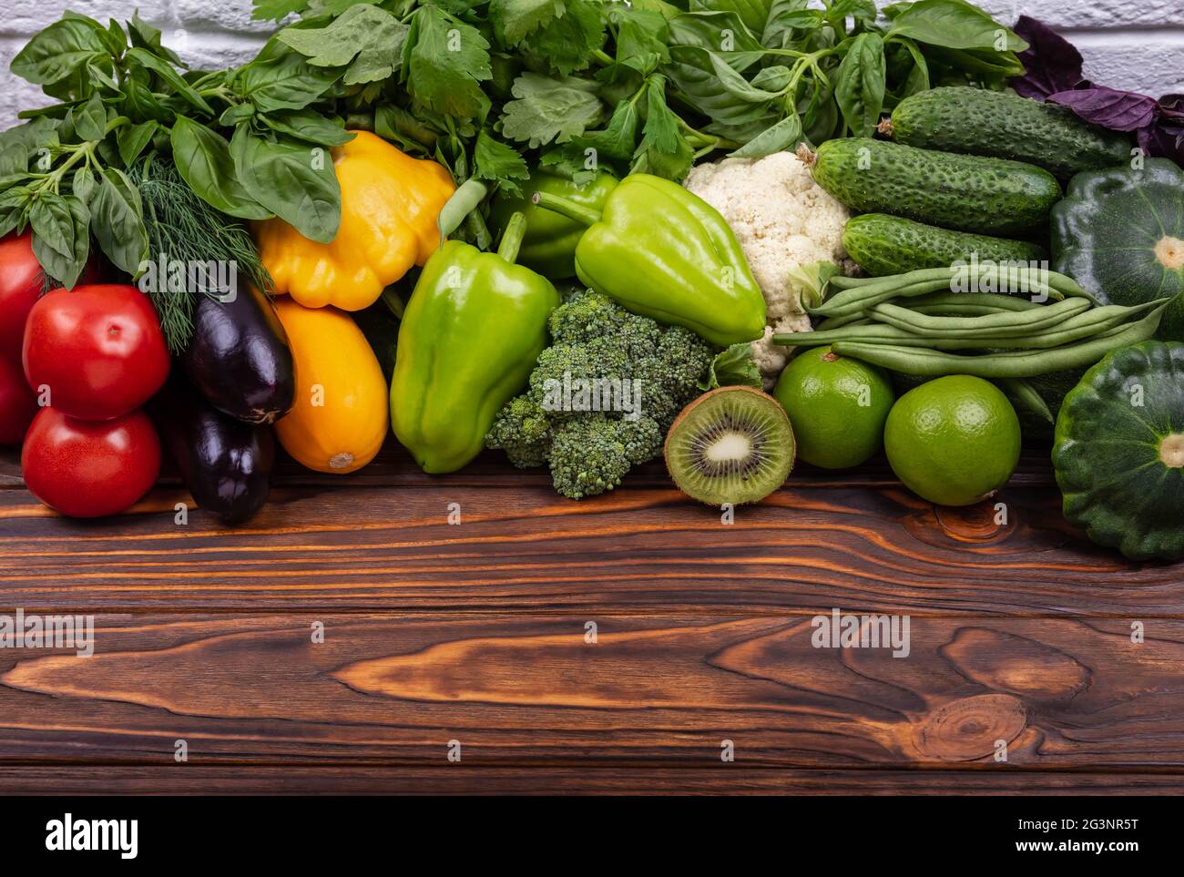 Fresh vegetables knolling composition. Vegetarian diet food concept ...