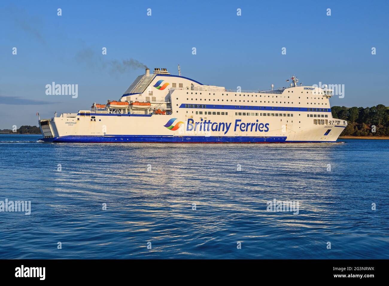 The Brittany Ferries versatile ferry Armorique approaching Poole ...