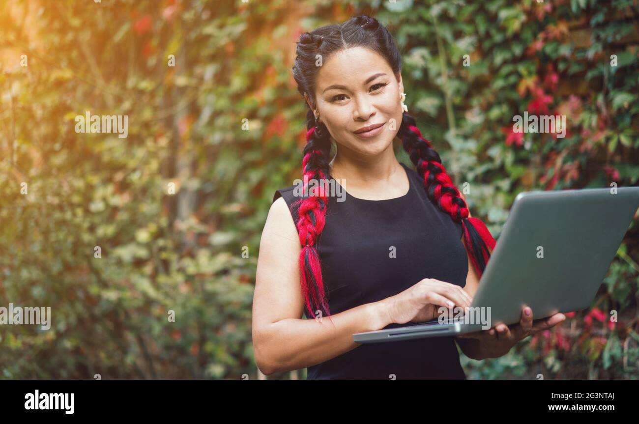 Female model posing business hi-res stock photography and images - Alamy