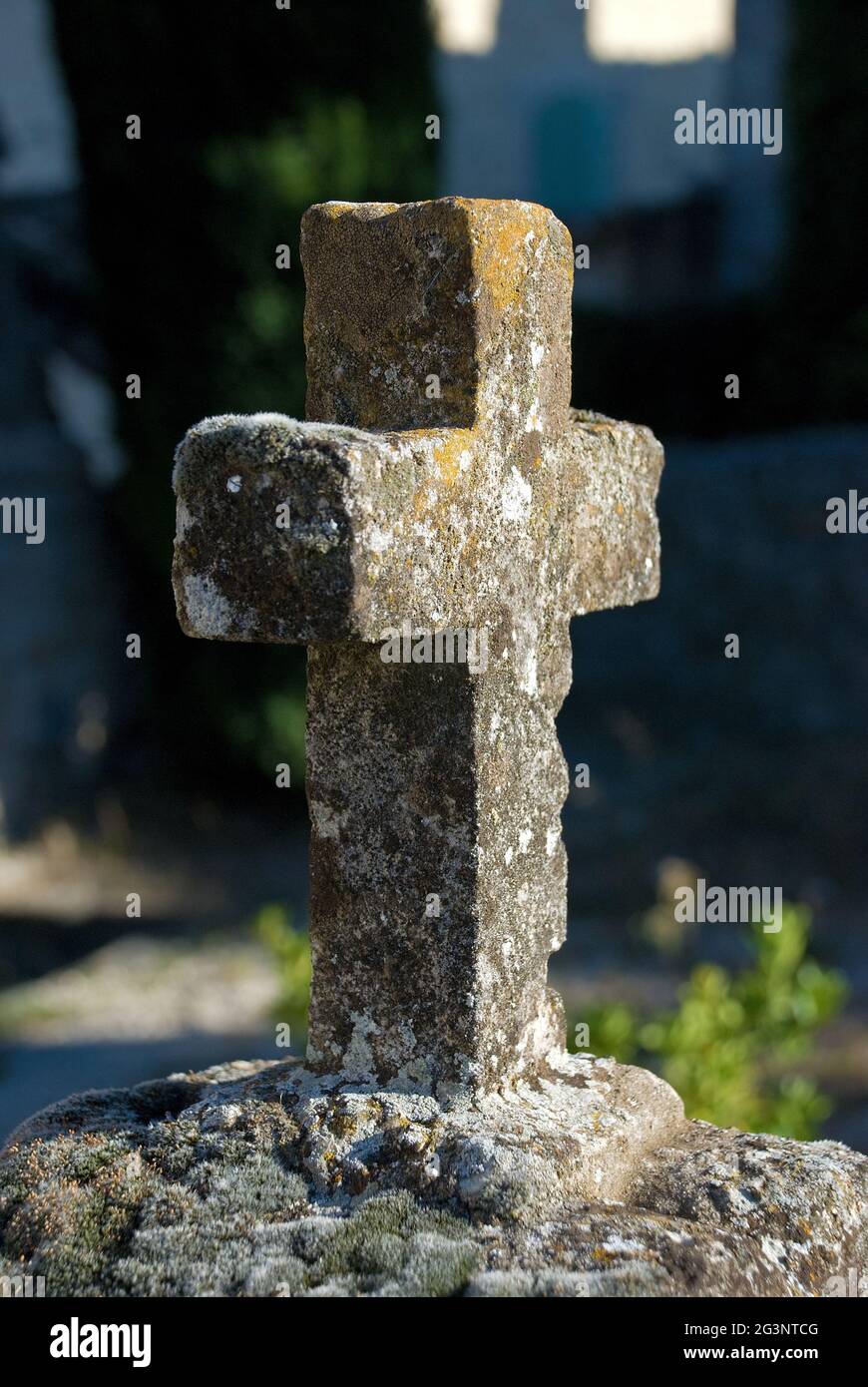 Cross of a cemetery hi-res stock photography and images - Alamy