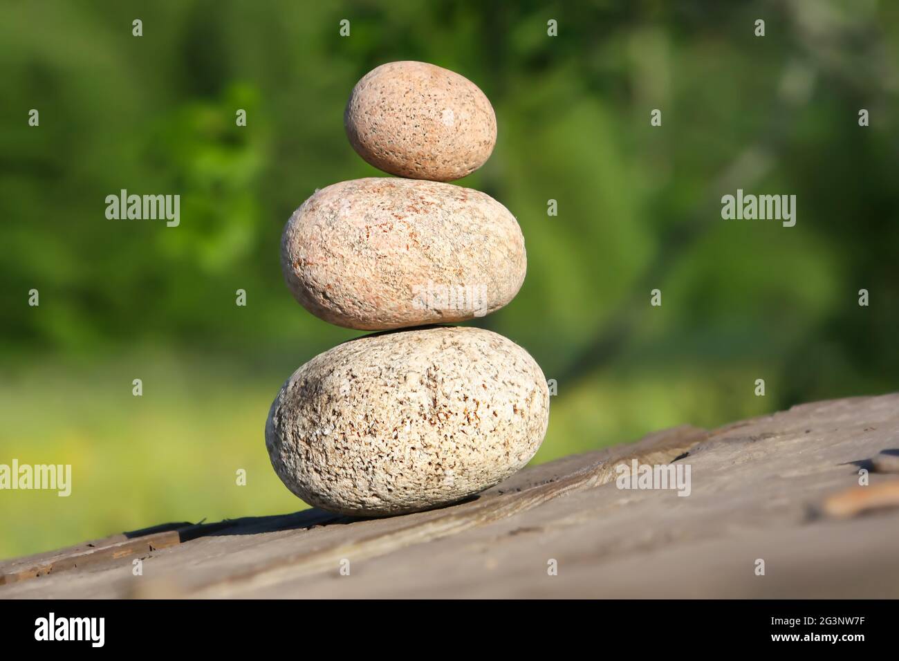 Three oval stones hi-res stock photography and images - Alamy