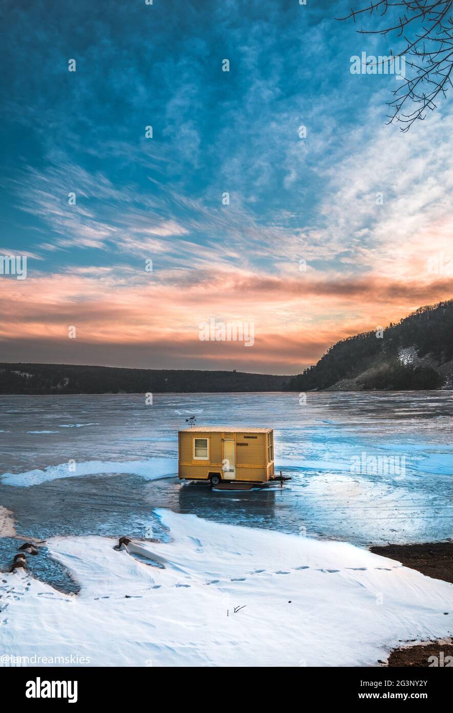 Old cabin lake in hi-res stock photography and images - Alamy