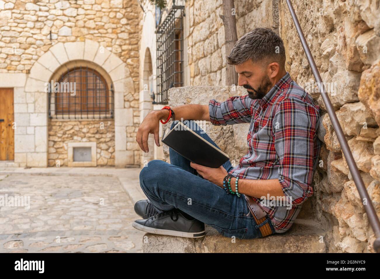Medieval stone houses hi-res stock photography and images - Alamy