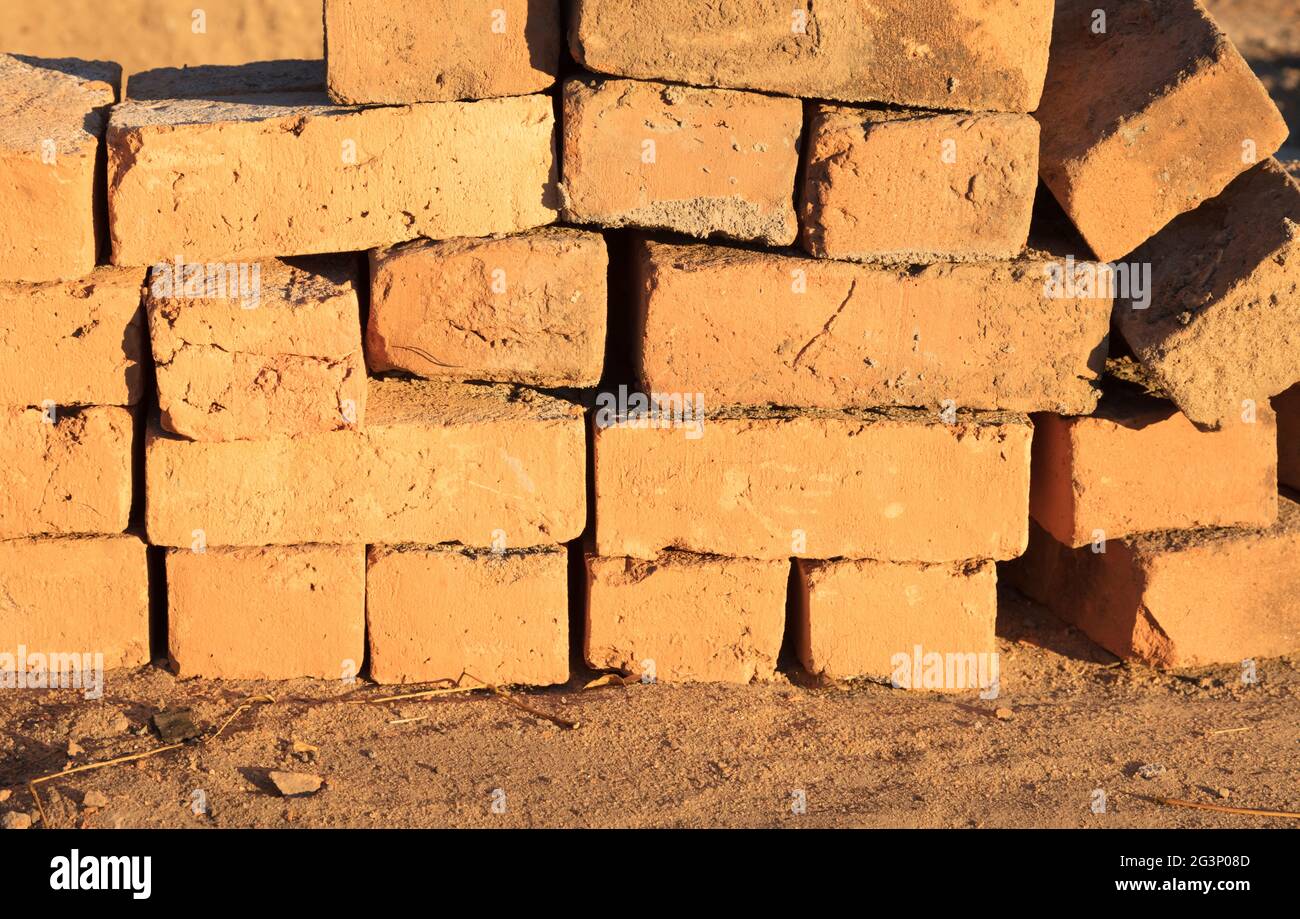 Simple mud brick house hi-res stock photography and images - Alamy
