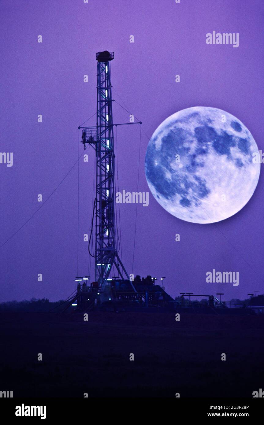 Drilling Rig Night High Resolution Stock Photography and Images - Alamy