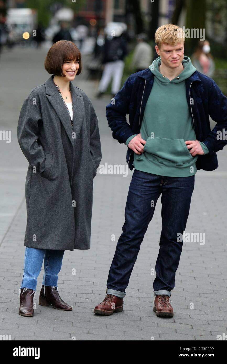 New York - NY - 20210504 Elizabeth Henstridge and Tom Rhys Harris film ...