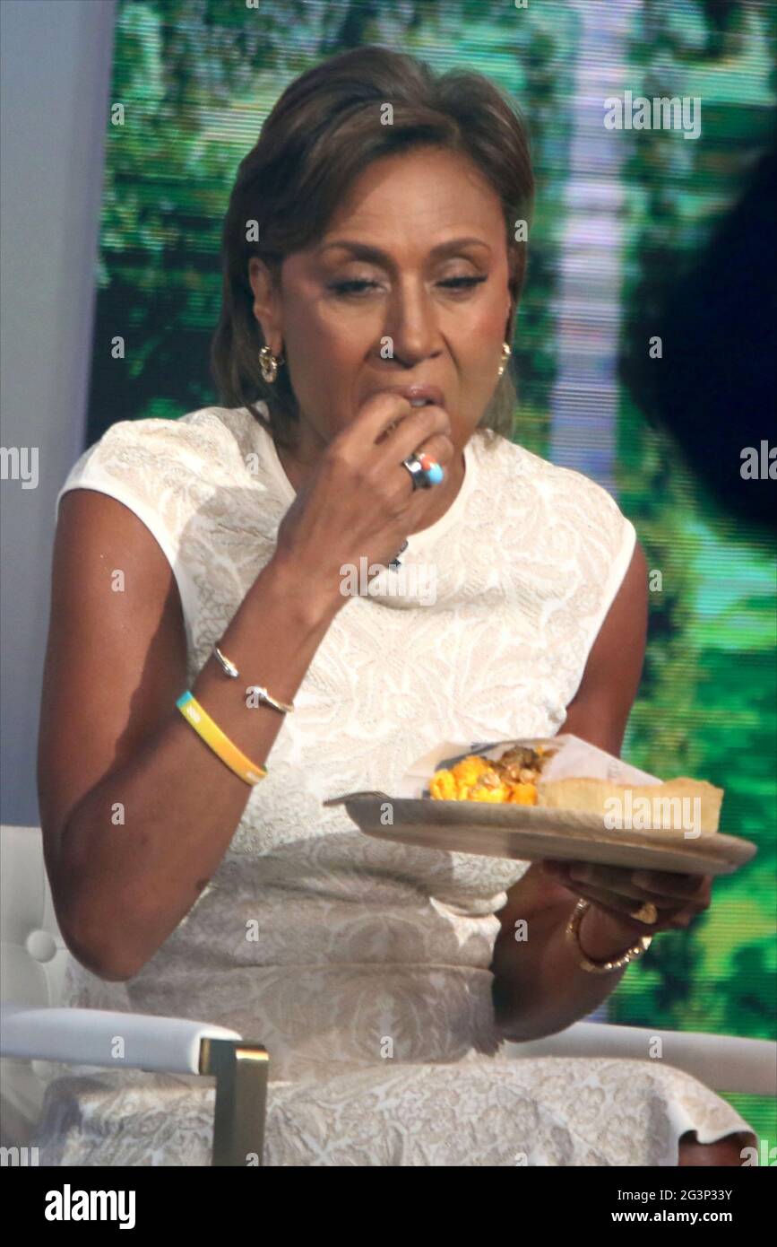 New York - NY - 20210526 Robin RobertsJanai NormanEva Pilgrim and Amy ...