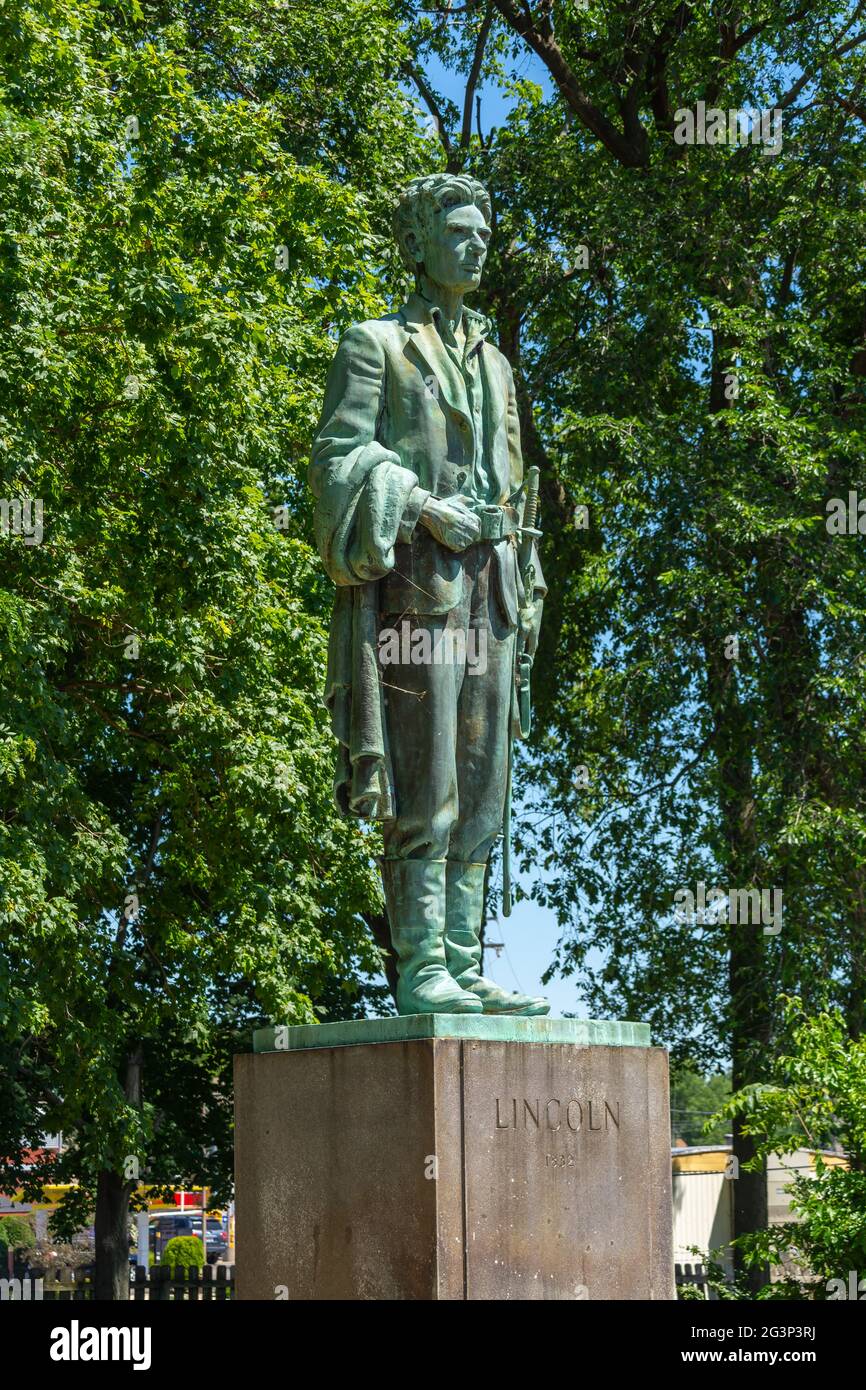 Dixon, Illinois - United States - June 15th, 2021: The Lincoln Monument ...
