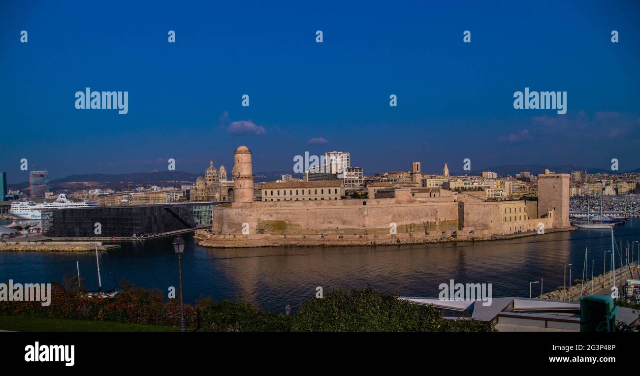 Old port and fort of marseille Stock Photo - Alamy