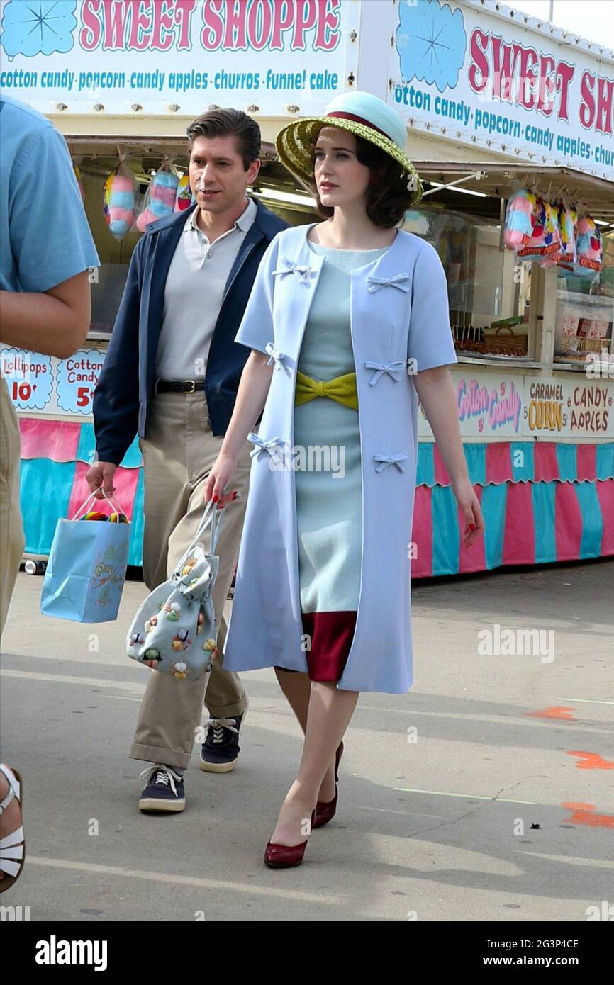 New York - NY - 20210510 Rachel Brosnahan and Michael Zegen film scenes ...