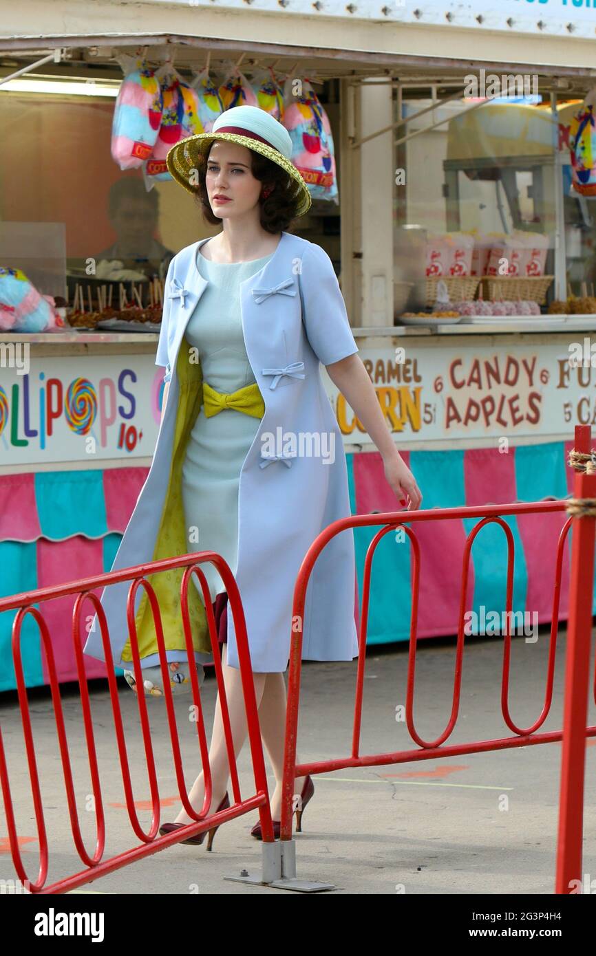New York - NY - 20210510 Rachel Brosnahan and Michael Zegen film scenes ...