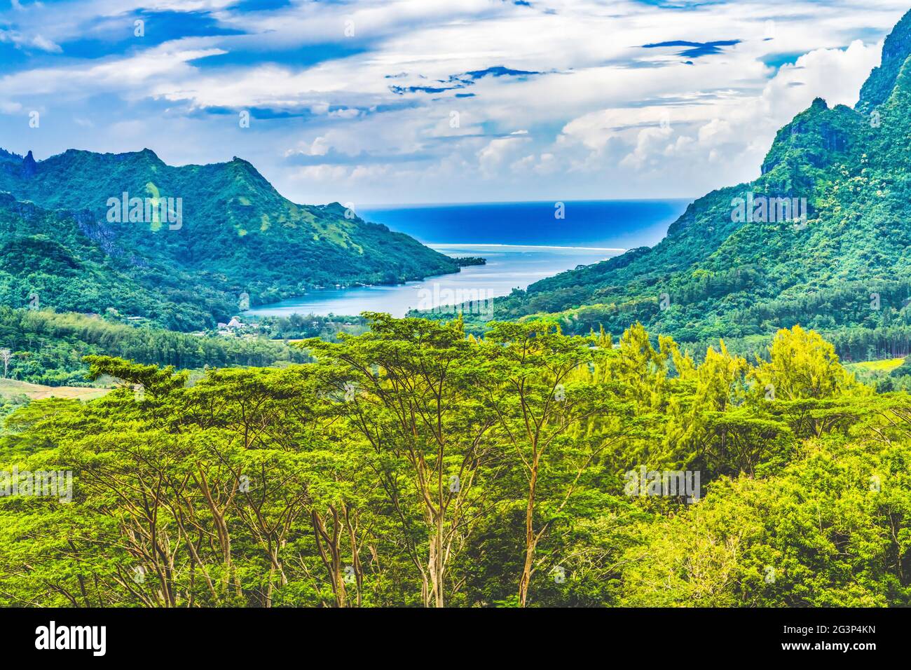 Colorful Opunohu Bay Blue Pacific Ocean Moorea Tahiti French Polynesia ...