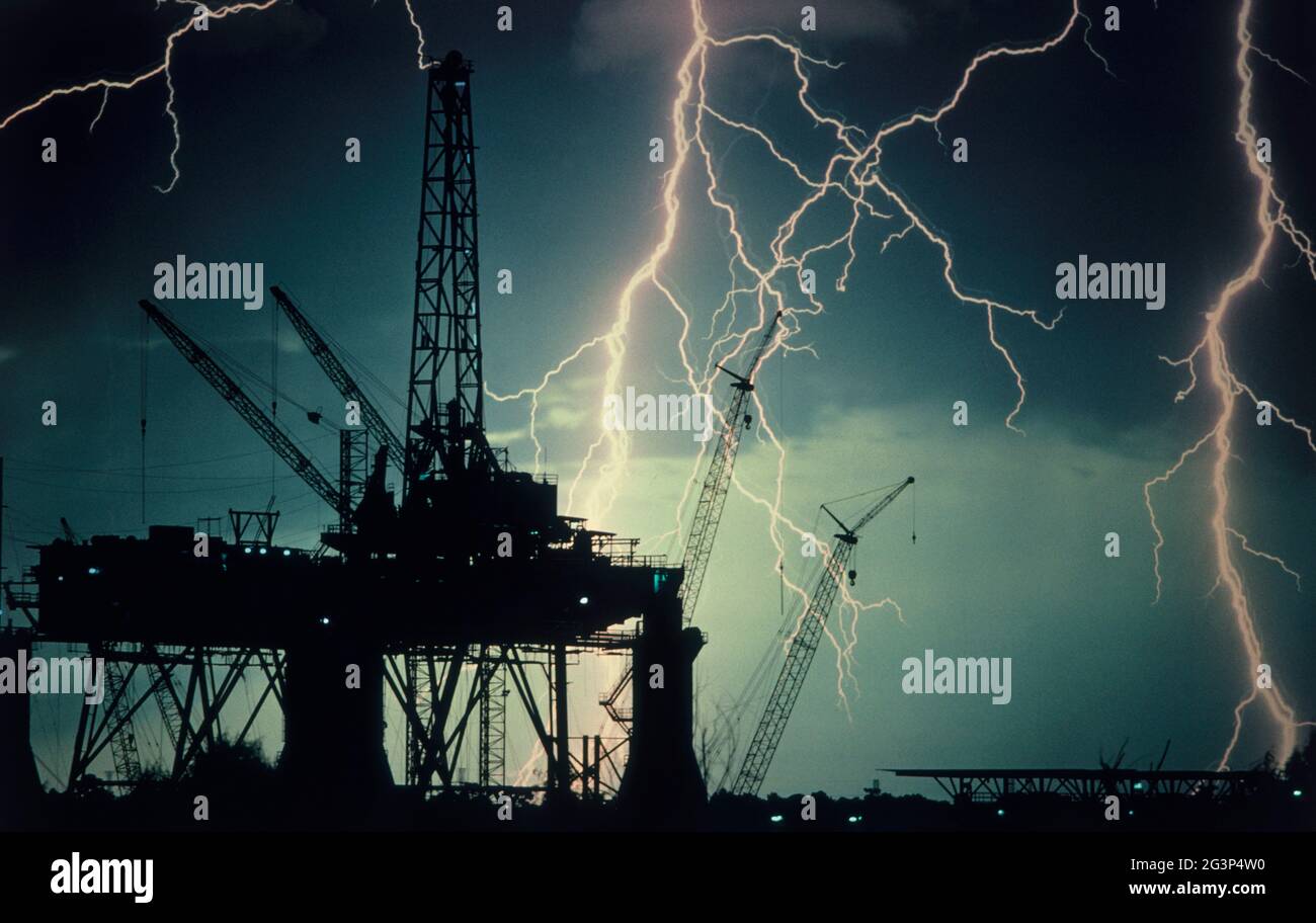 Buoyant hull hi-res stock photography and images - Alamy