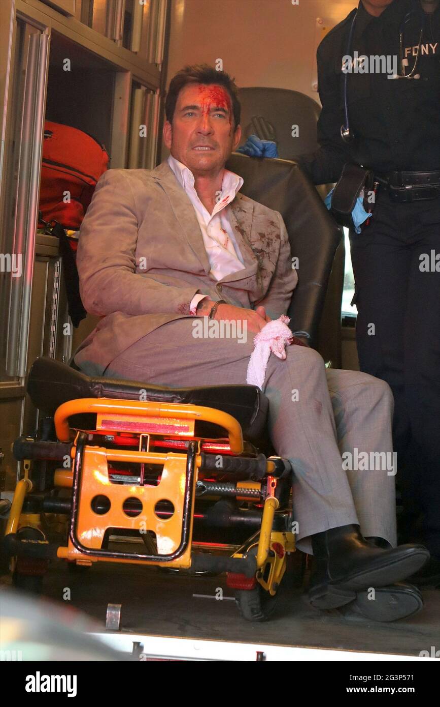 New York - NY - 20210520 Dylan McDermott and Christopher Meloni film a ...