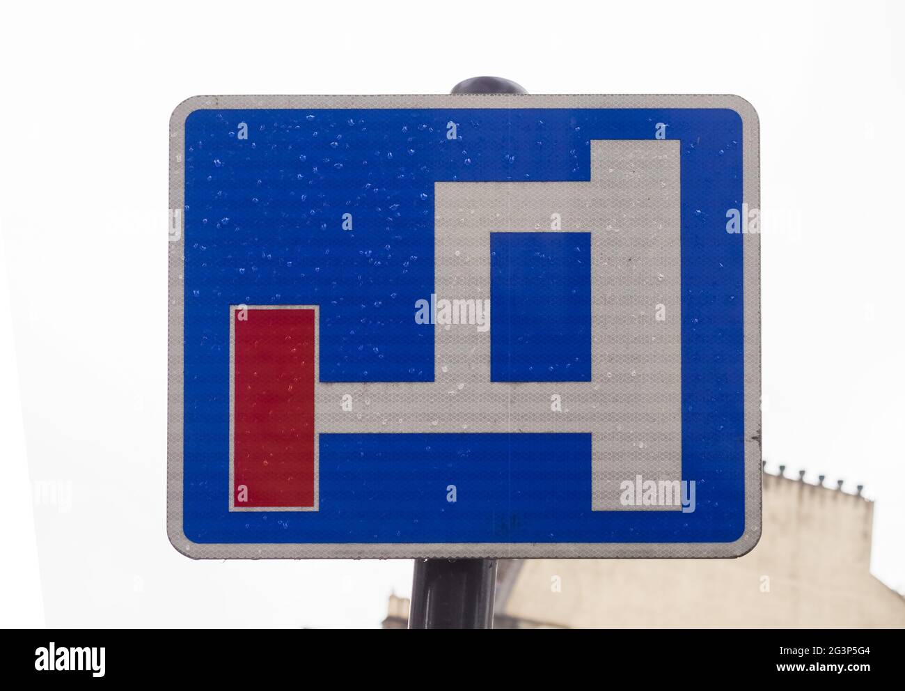 No thru traffic sign hi-res stock photography and images - Alamy