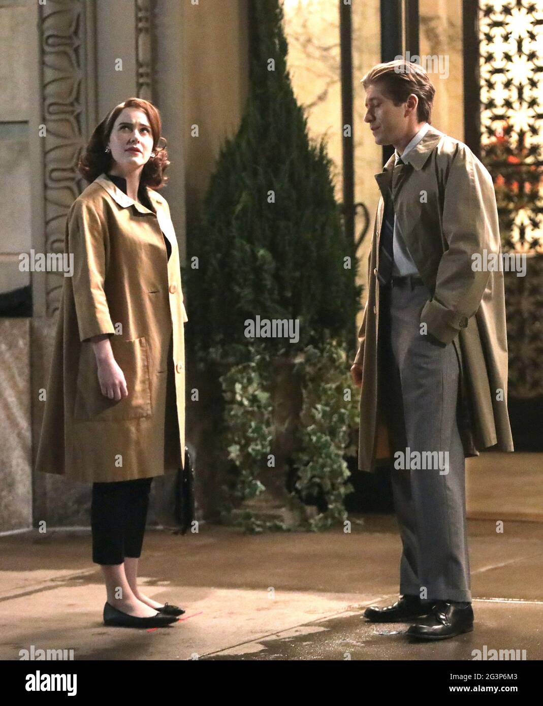 New York - NY - 20210513 Rachel Brosnahan and Michael Zegen film a ...