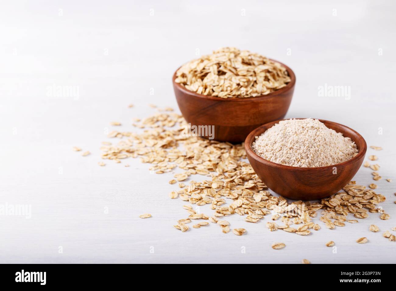 Oat flakes and flour Stock Photo - Alamy
