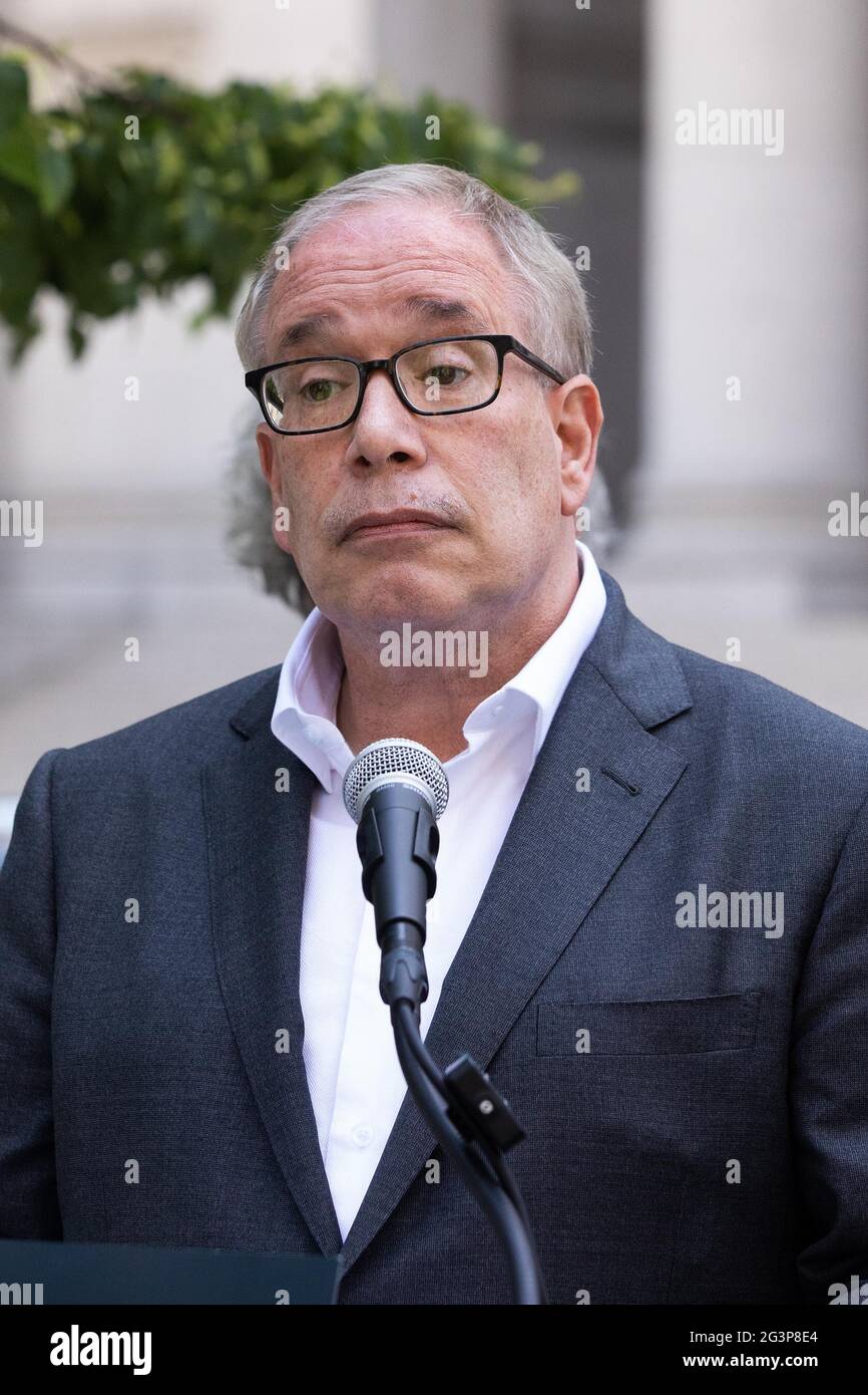 New York - NY - 20210518 - Mayoral Candidate Scott Stringer Attends ...