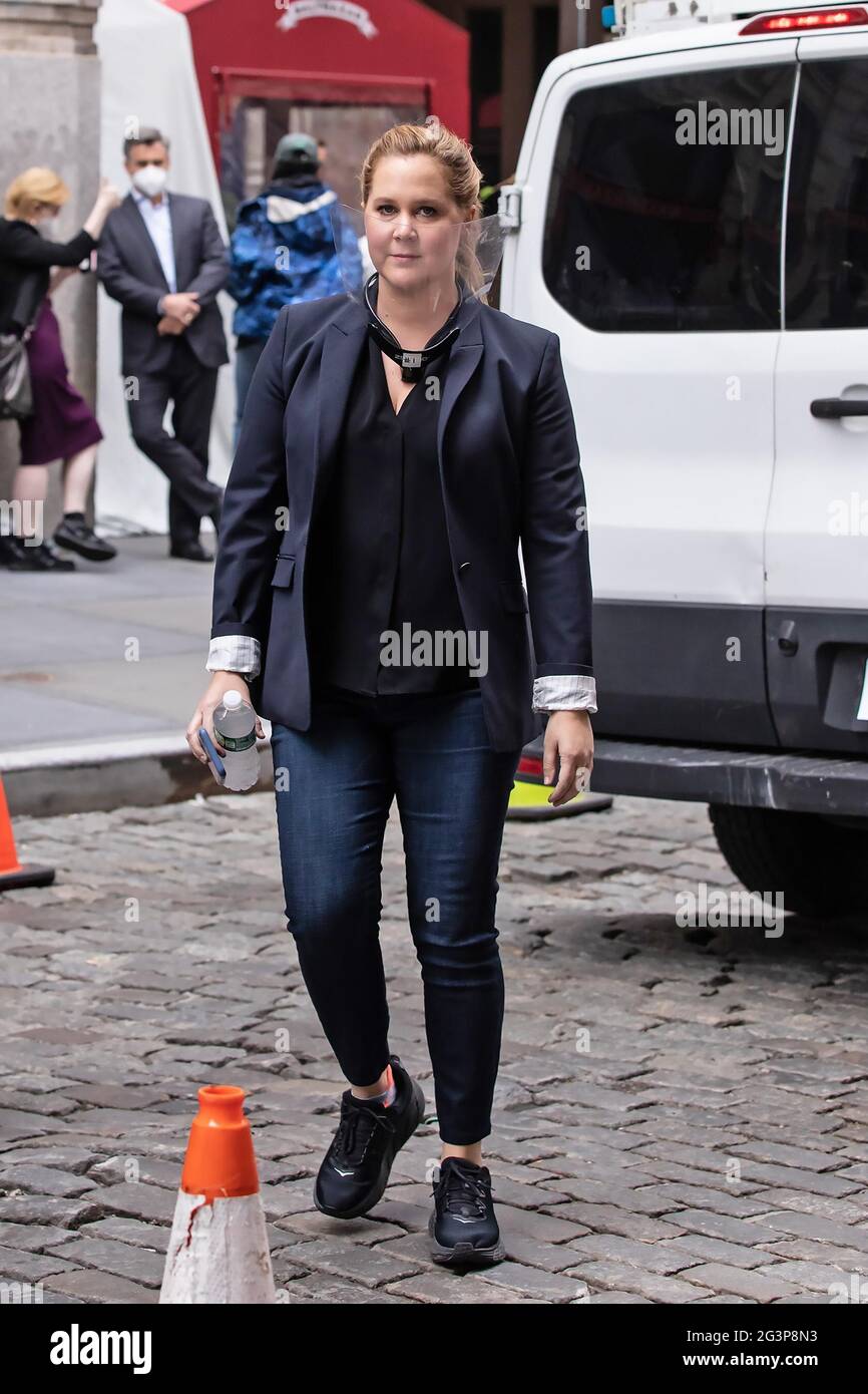 New York - NY - 20210510 - Amy Schumer On Set with 'Life and Beth' in NYC SohoNY - Amy Schumer ...