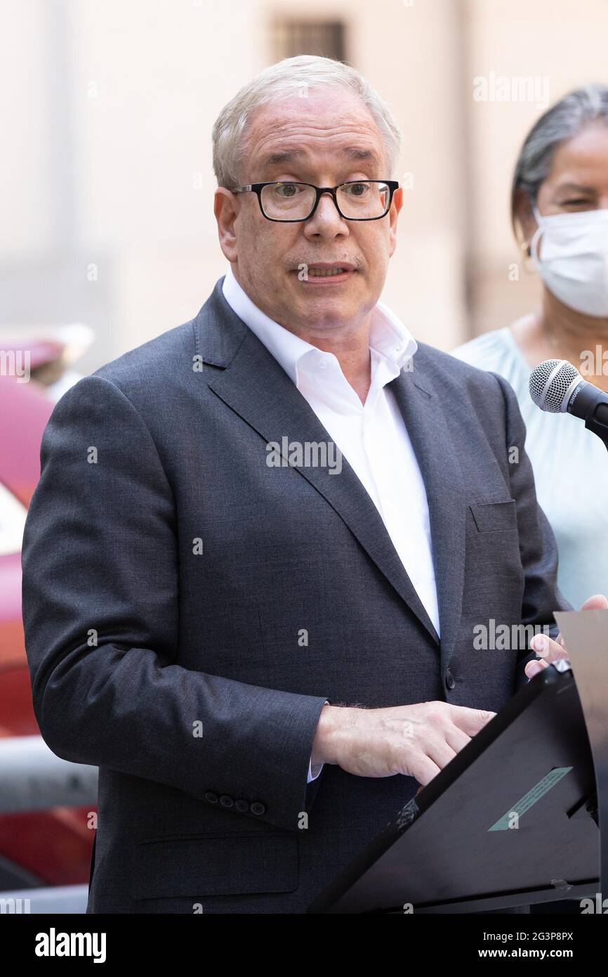 New York - NY - 20210518 - Mayoral Candidate Scott Stringer Attends ...