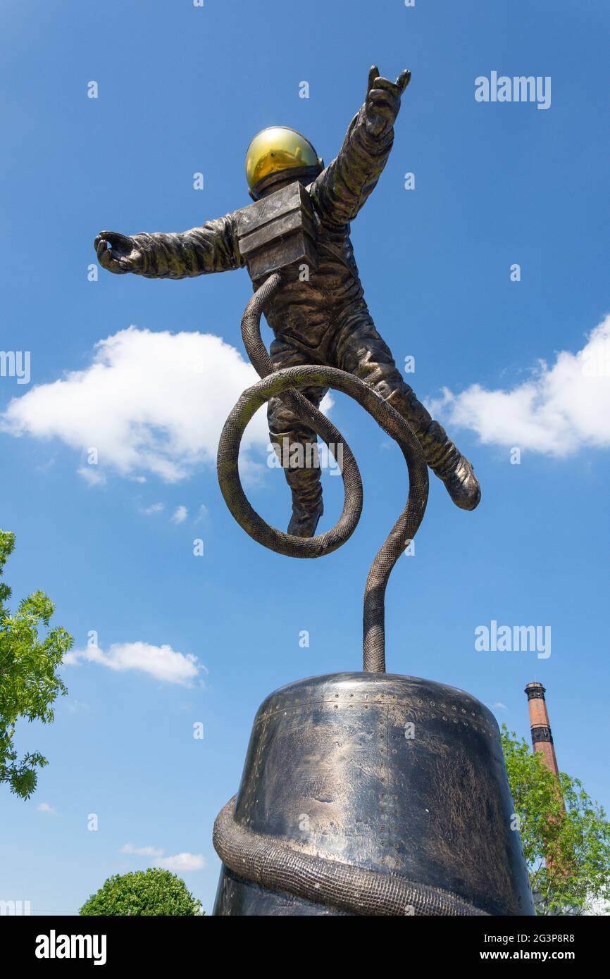 Astronaut monument hi-res stock photography and images - Alamy