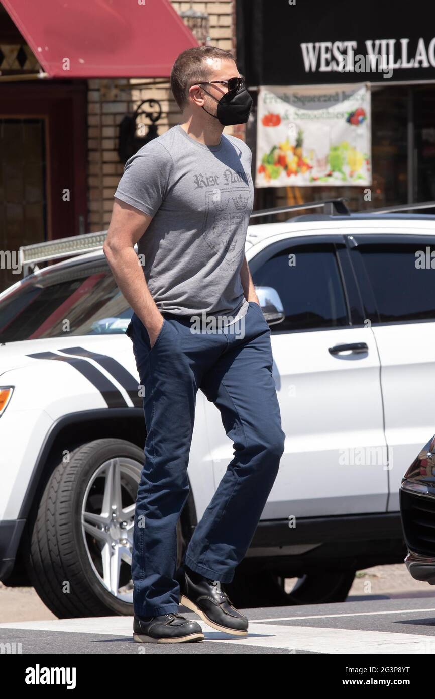New York - NY - 20210521 - Bradley Cooper and Lea Cooper Sighting in ...
