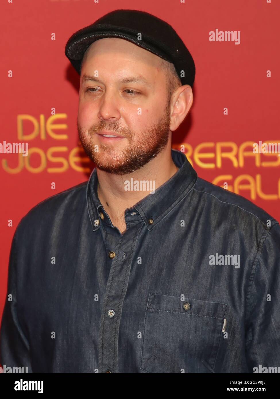 Matt simons hi-res stock photography and images - Alamy