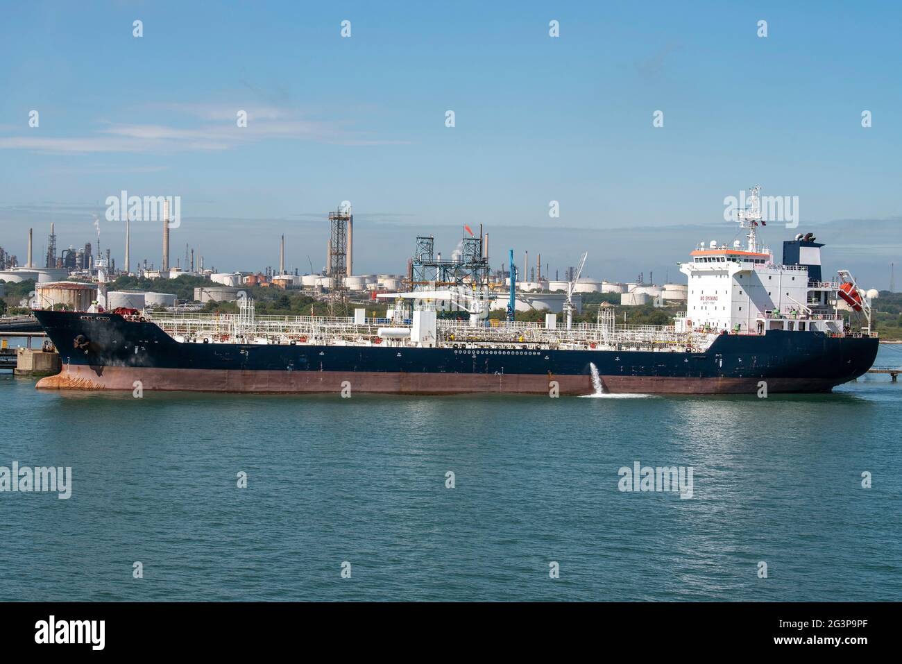Oil tanker discharging water at sea hi-res stock photography and images ...