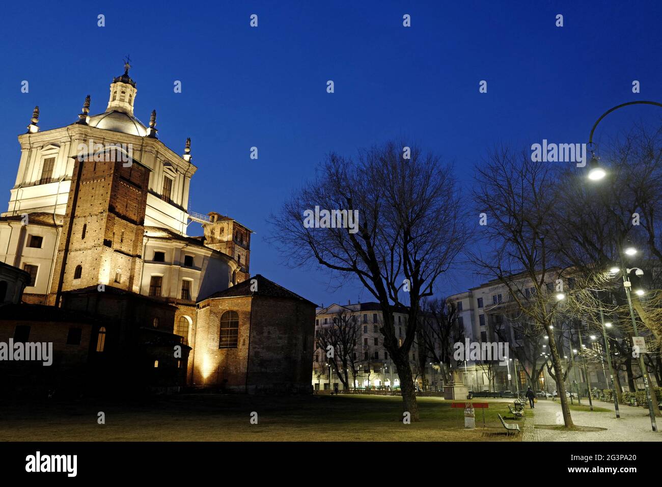 Old roman landmarks hi-res stock photography and images - Alamy