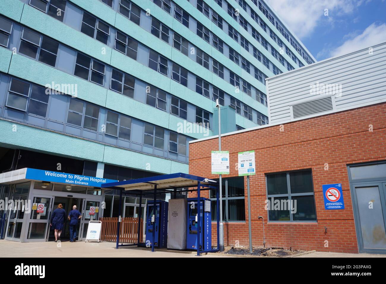 Entrance to Pilgrim hospital the pay parking kiosks Stock Photo - Alamy