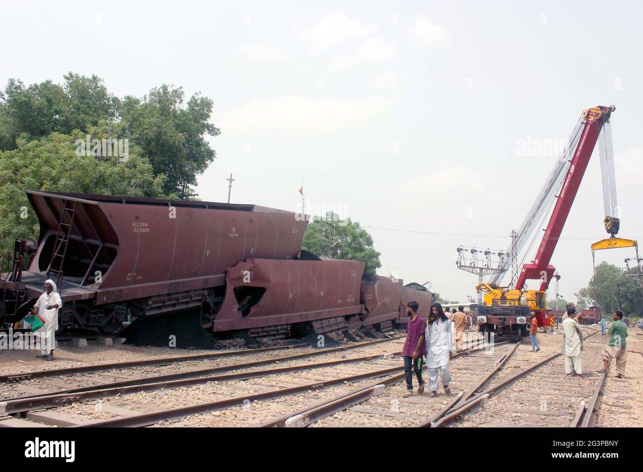 Workers and machineries of Railway Department busy in rescue operation ...
