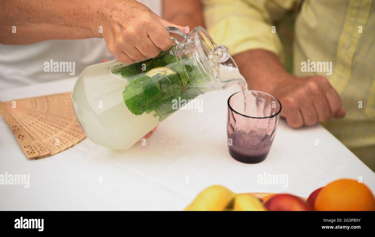 Drinking lemonade hi-res stock photography and images - Alamy