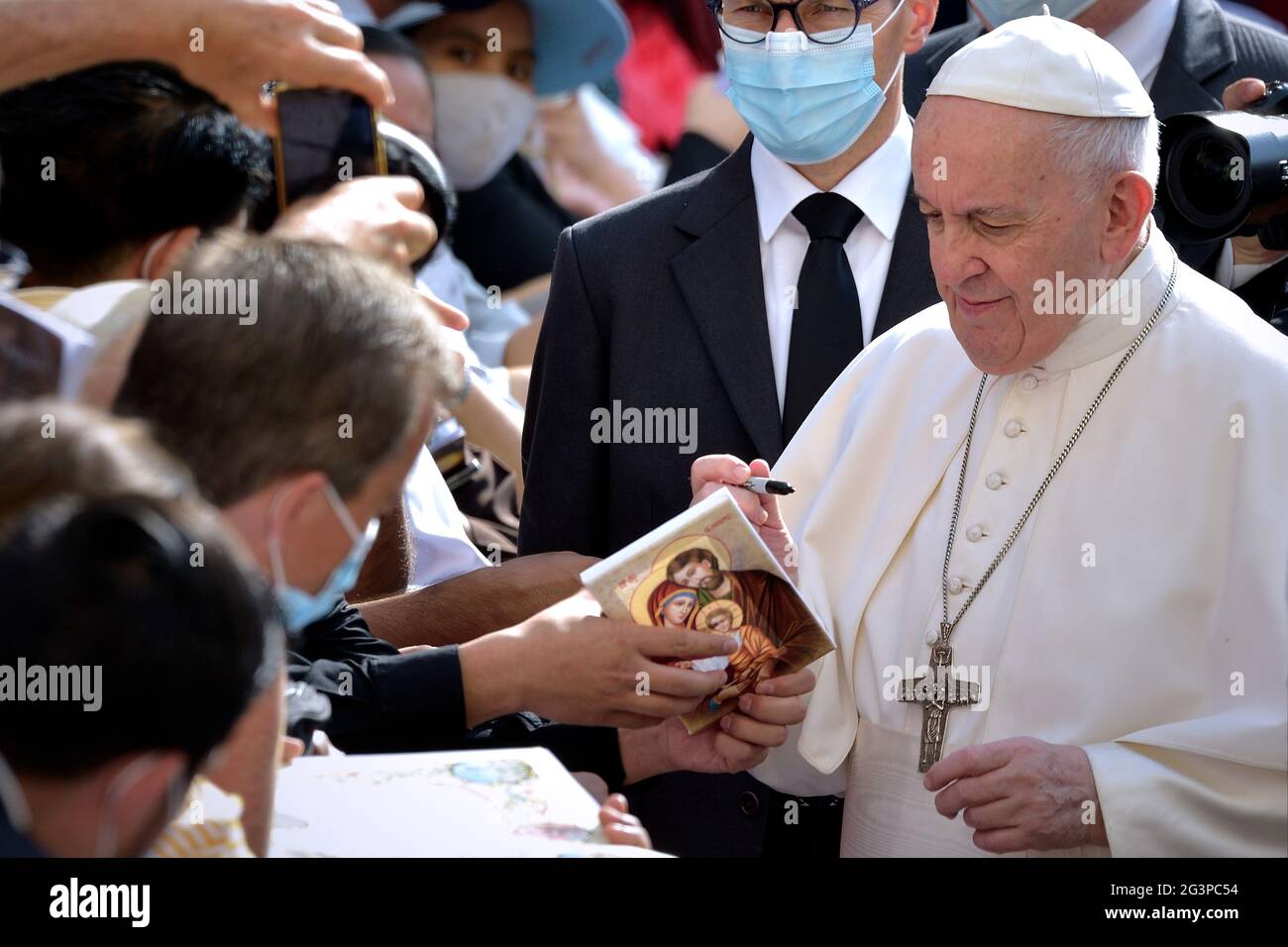 Vatican City State, Vatikanstadt. 16th June, 2021. Pope Francis public ...