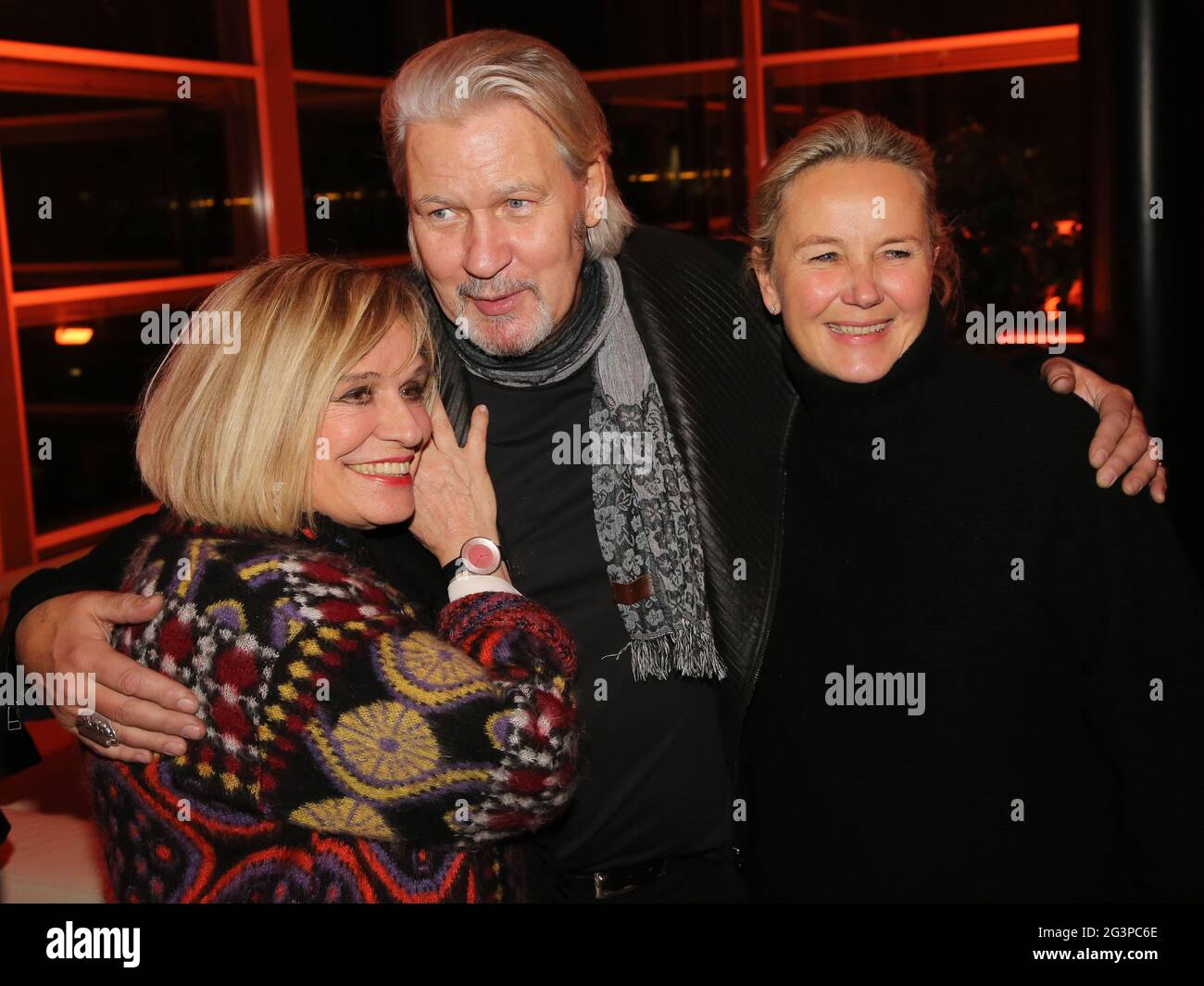 Johnny logan ailis hi-res stock photography and images - Alamy