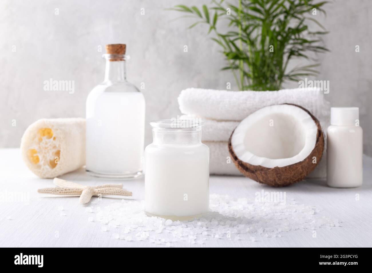 Spa setting and health care items Stock Photo - Alamy