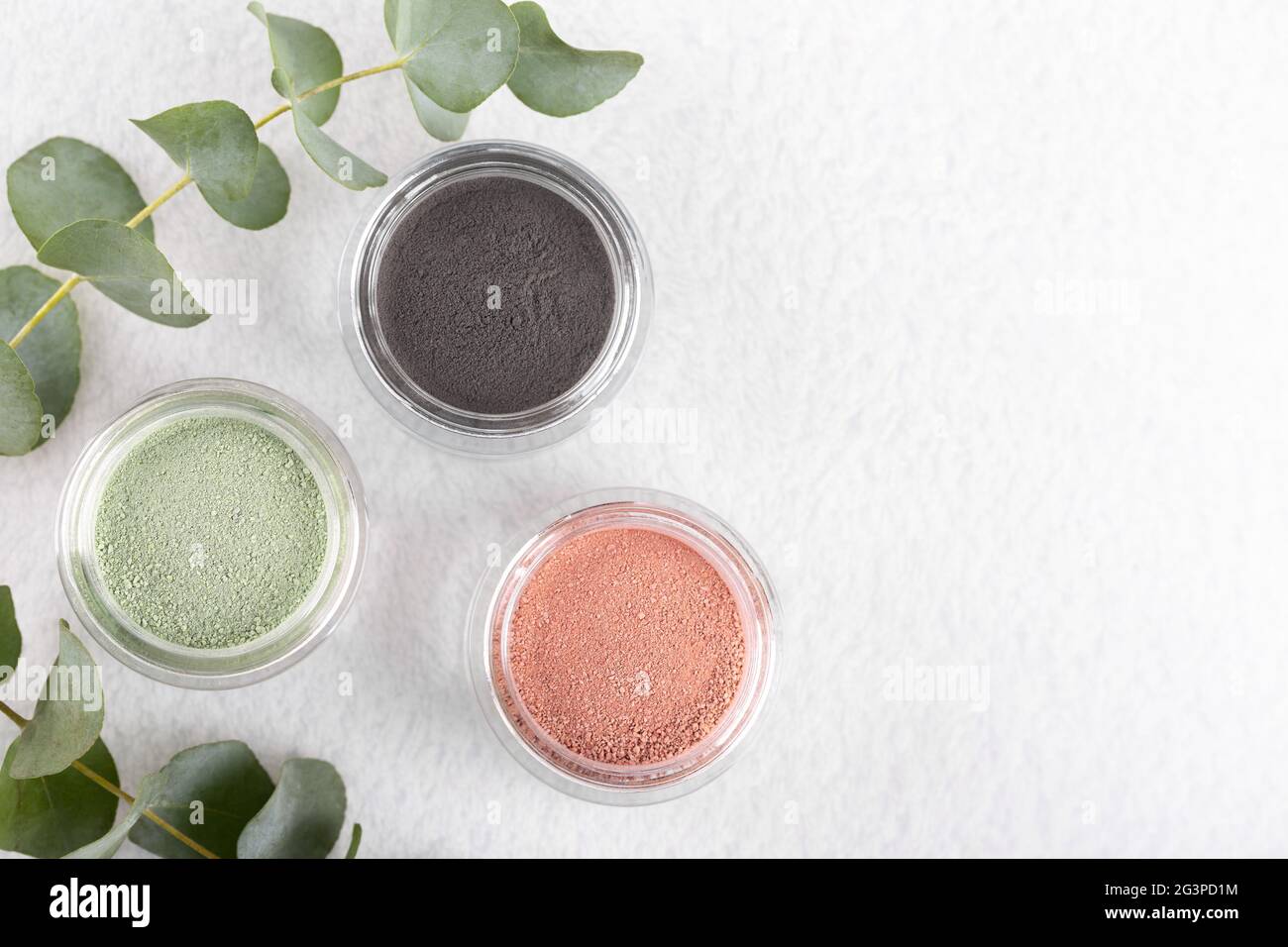 Skin powder hi-res stock photography and images - Alamy