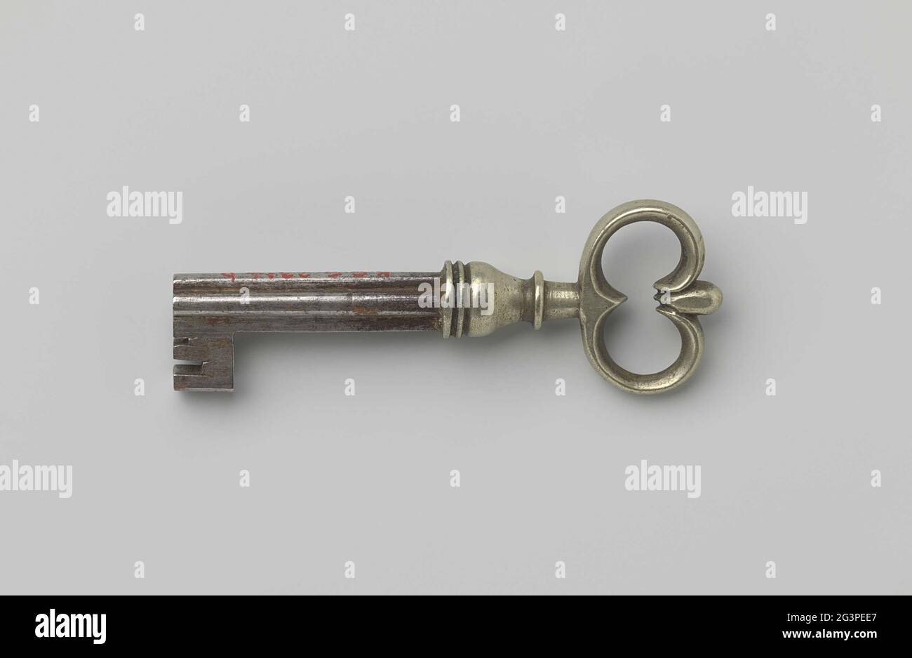 Pipe key. Pipe wrench with silver handle and key chest; Shaft and beard ...