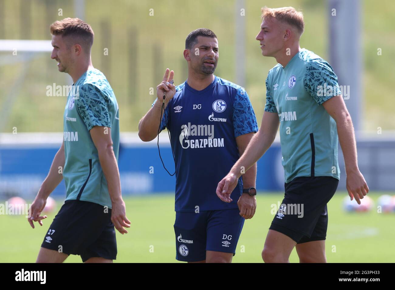 Luca schuler fc schalke 04 hi-res stock photography and images - Alamy