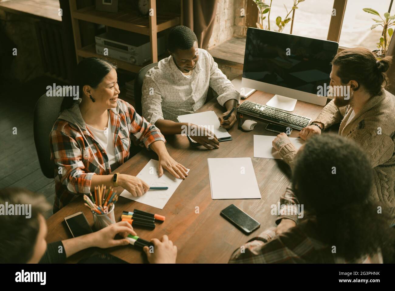 Start up teamwork hi-res stock photography and images - Alamy