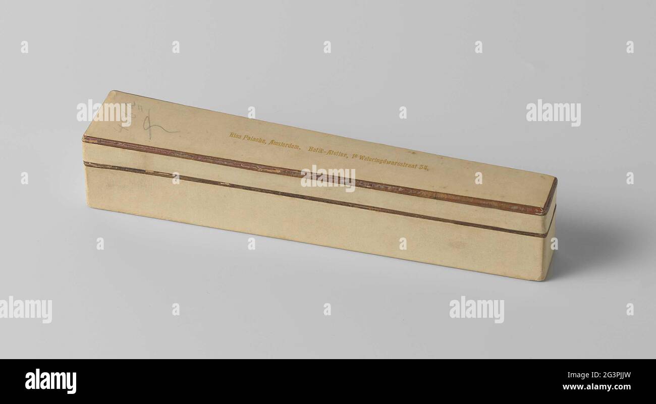 Range box made of ivory cardboard, tapered. Range box made of ivory ...