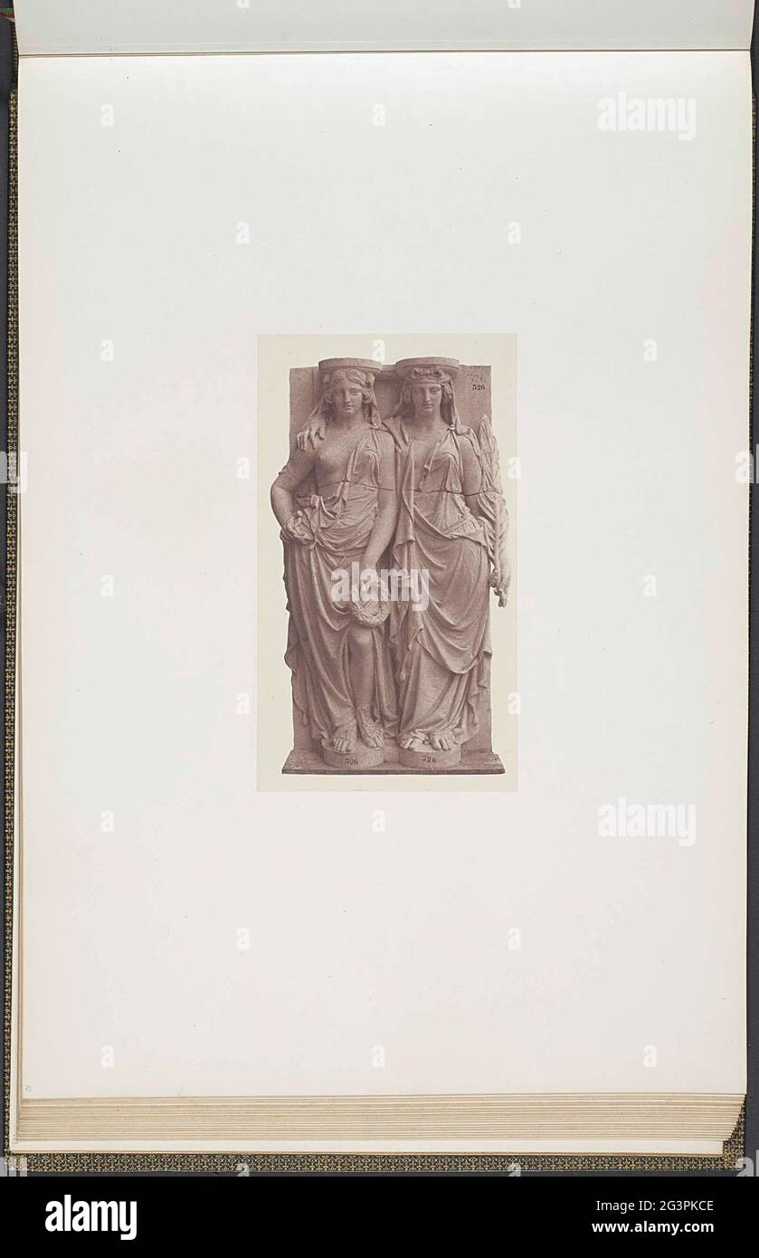 Kariatides hi-res stock photography and images - Alamy