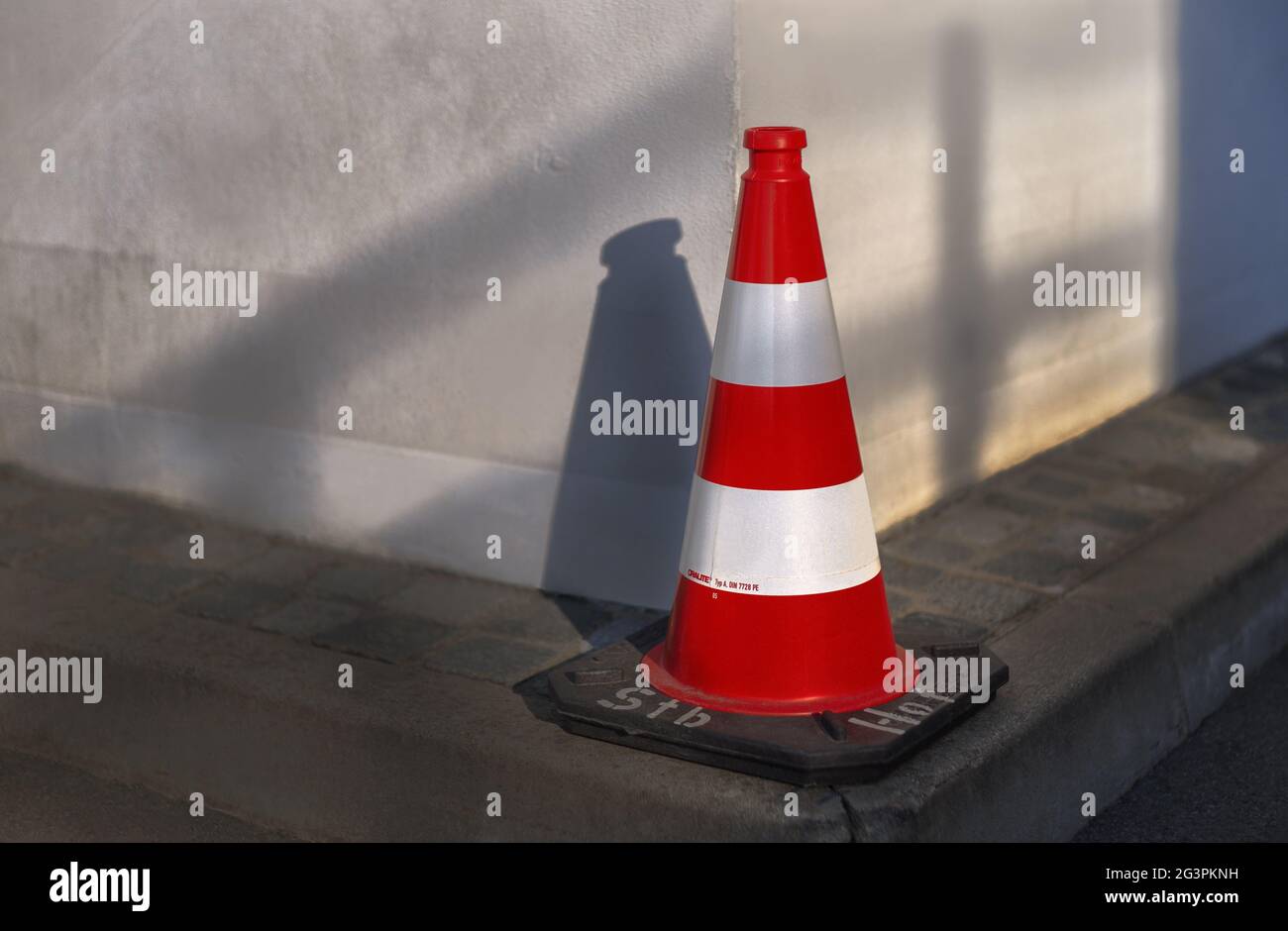 Red light and cones hi-res stock photography and images - Alamy