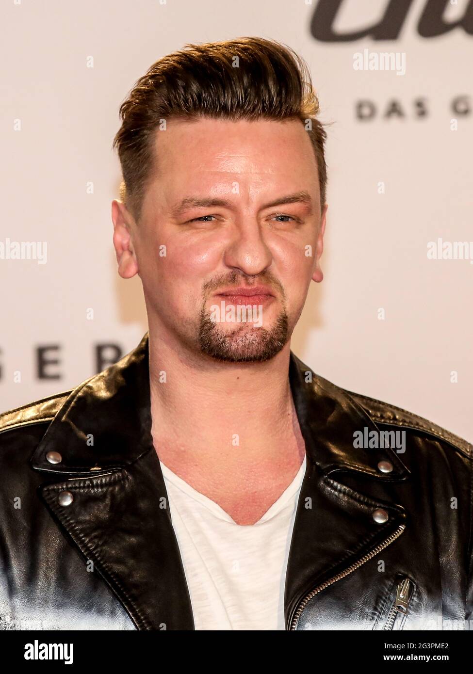 Ben singer hi-res stock photography and images - Alamy