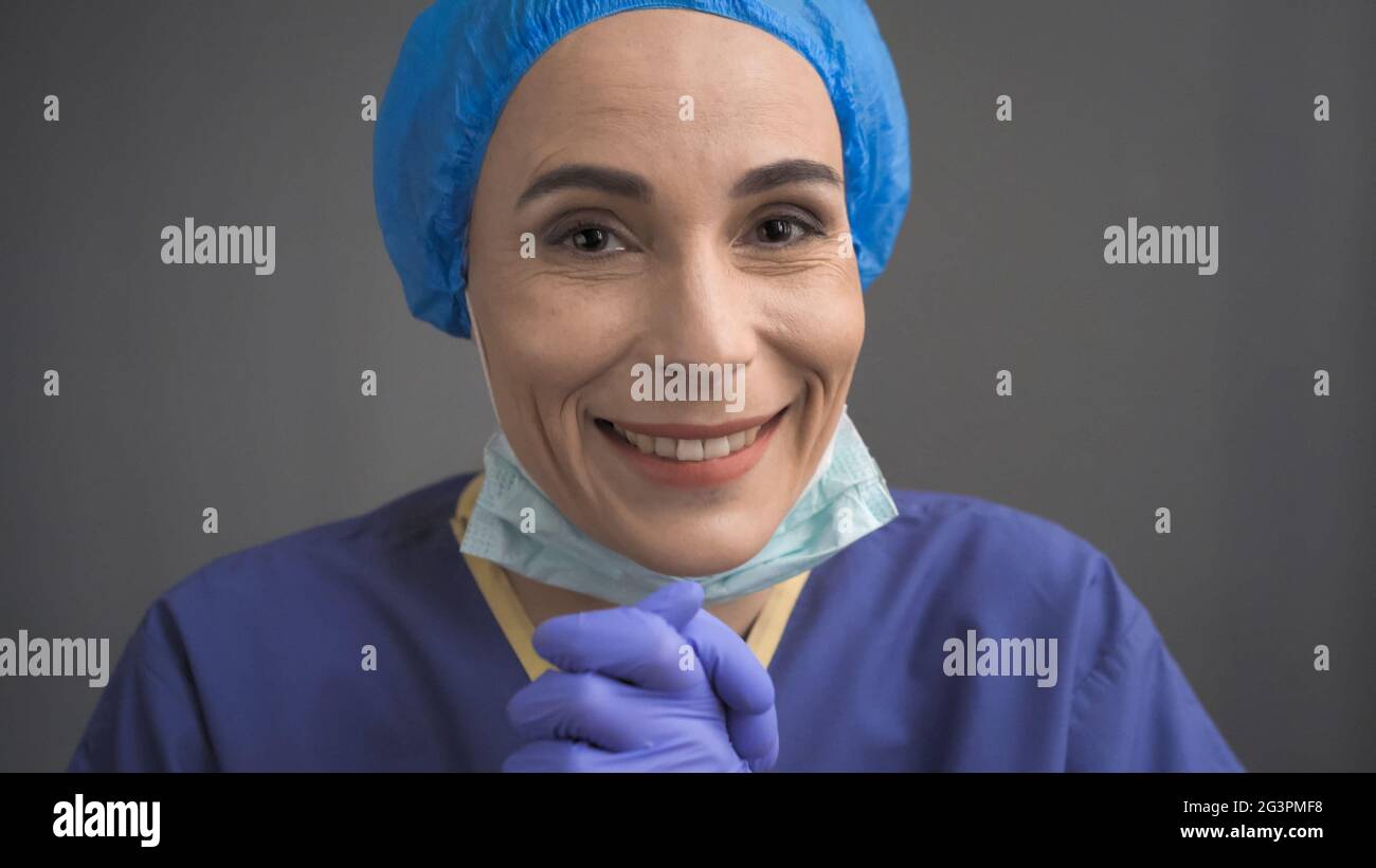 Smiling mask hi-res stock photography and images - Alamy