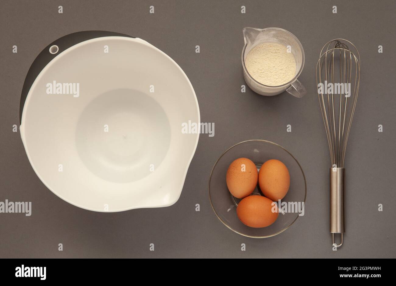 Modern wire egg cup hi-res stock photography and images - Alamy