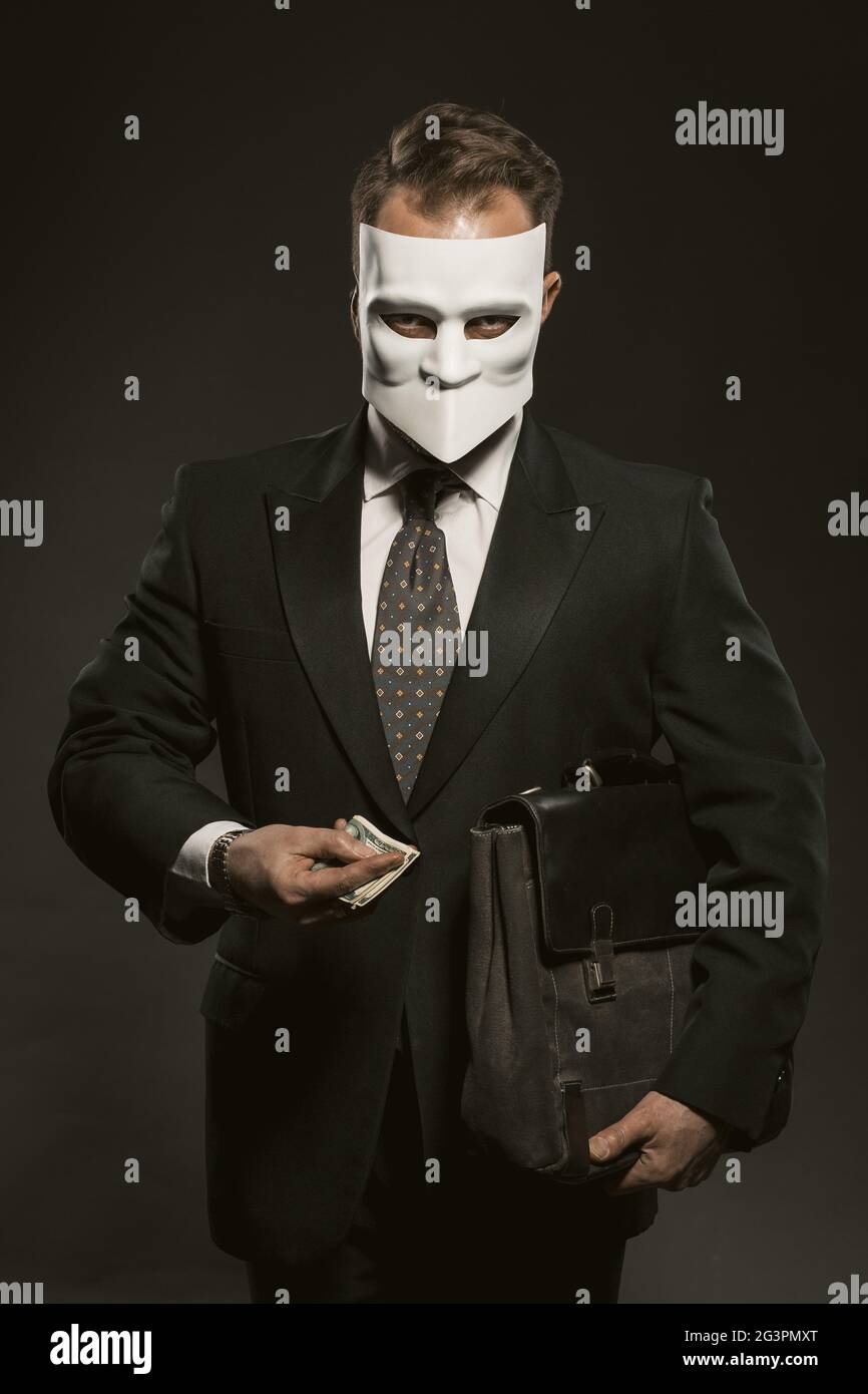 Hiding identity hi-res stock photography and images - Alamy