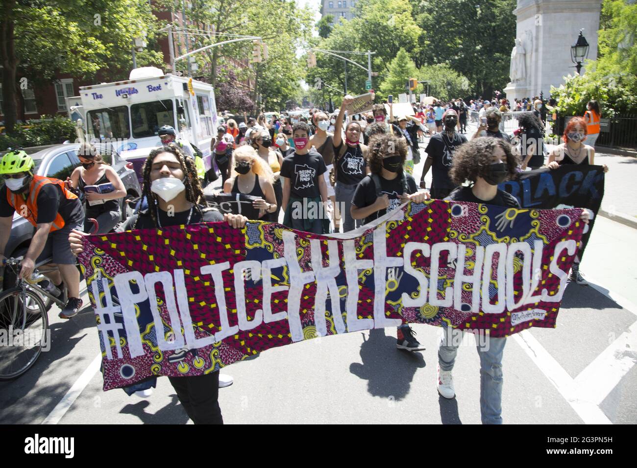 Police free schools new york city hi-res stock photography and images ...