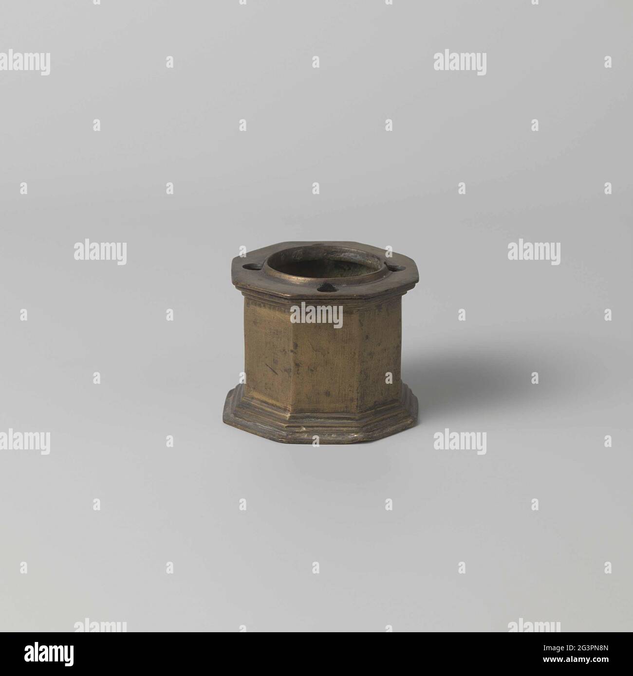 Historical inkwell writing instrument hi-res stock photography and ...