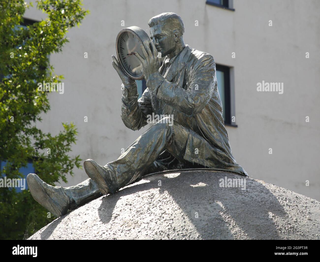 Time sculpture hi-res stock photography and images - Alamy