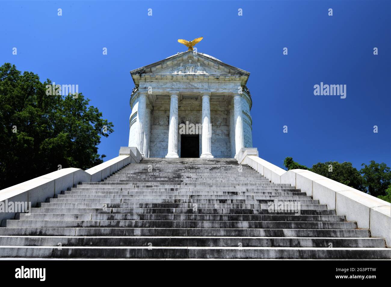 The Illinois Monument, Vicksburg National Military Park Stock Photo - Alamy